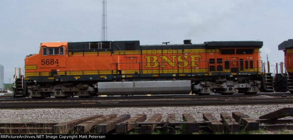 BNSF 5684
